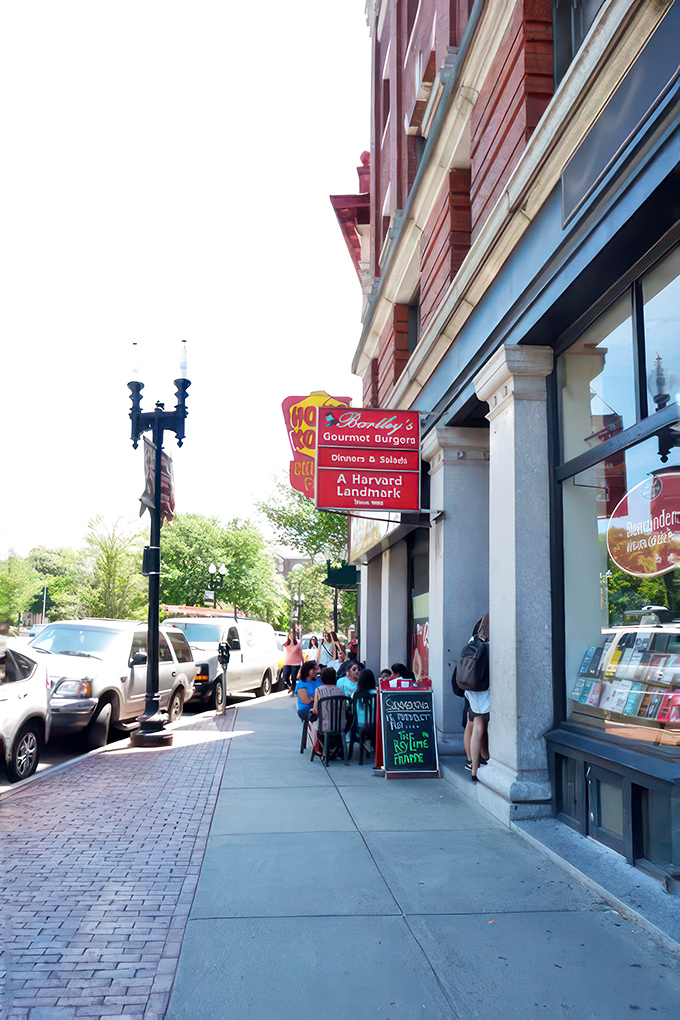 A Harvard landmark that's more than just book-smart. Mr. Bartley's serves up gourmet burgers that'll make your taste buds feel Ivy League.