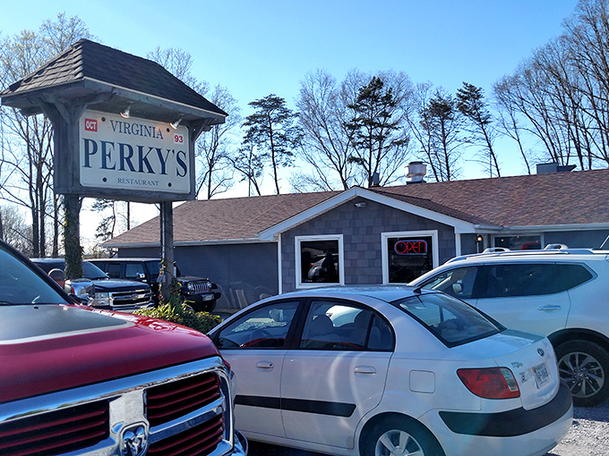 Unassuming on the outside, but inside? A flavor explosion waiting to happen. This modest exterior hides a culinary powerhouse that'll knock your socks off!