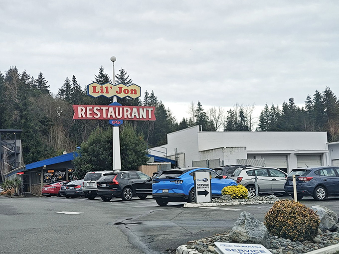 A beacon of breakfast bliss! This retro sign promises a journey back in time, with pancakes as your passport and nostalgia as your guide. 