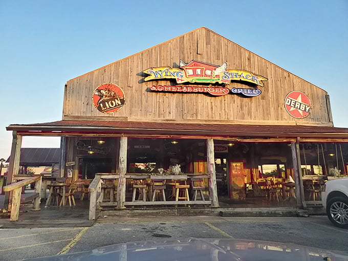 1. the no frills restaurant in arkansas that secretly serves the best buffalo wings in the state