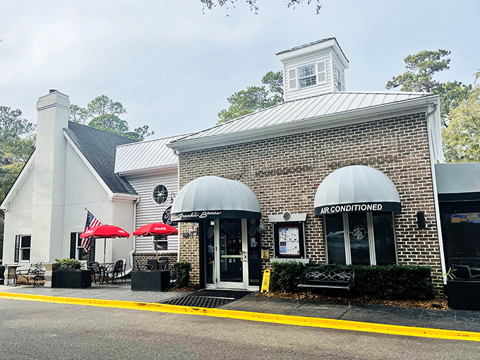 Step into a time warp! Frankie Bones' exterior blends retro charm with modern flair, like a '60s Cadillac with a GPS.