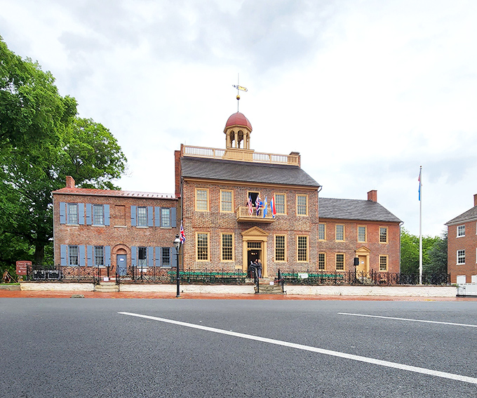 A colonial time machine in brick and mortar! This stately courthouse whispers secrets of the past, inviting you to step into Delaware's rich history.