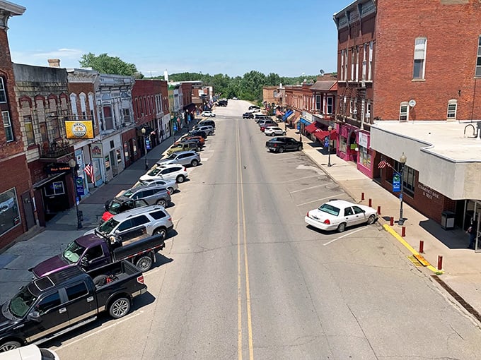 Step into a Norman Rockwell painting come to life! Kalona's main street is a charming blend of old-world charm and modern convenience.