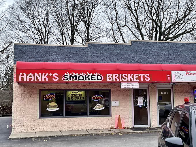 Welcome to flavor town! Hank's Smoked Briskets may look unassuming, but this pink-walled wonder is where barbecue dreams come true.