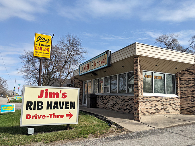 Welcome to barbecue nirvana! Jim's Rib Haven stands proud, a no-frills beacon of smoky goodness in Omaha's culinary landscape.