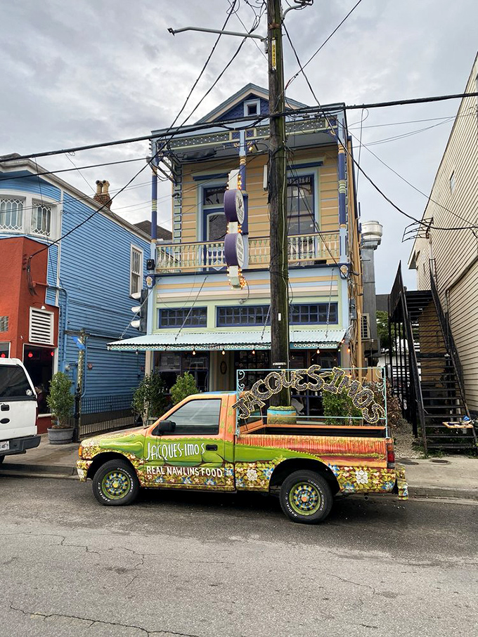 "Welcome to the Wonderland of Weird!" Jacques-Imo's exterior is like a Mardi Gras float that decided to settle down and open a restaurant.