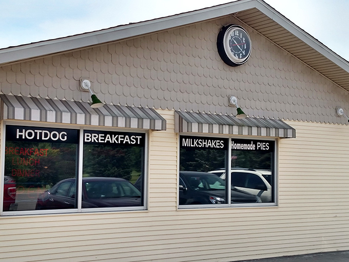 Step back in time! This charming exterior promises a journey to the 1950s, complete with classic American fare and a hefty dose of nostalgia.