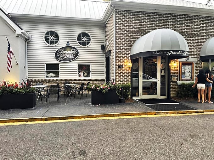 Step into a time warp! Frankie Bones' exterior blends retro charm with modern flair, like a '60s Cadillac with a GPS. 