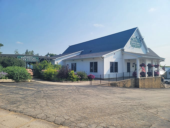 A slice of Americana, served with a side of flower power! Breitbach's Country Dining welcomes you with charm that's as warm as freshly baked bread.