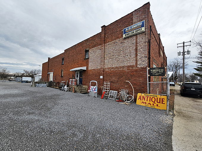 Step into a time machine disguised as a brick building! This antique wonderland promises adventures through the decades, no flux capacitor required.