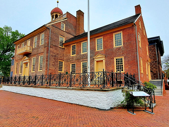 A colonial time machine in brick and mortar! This stately courthouse whispers secrets of the past, inviting you to step into Delaware's rich history.