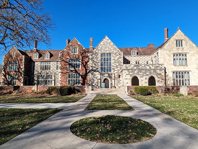 Hogwarts, eat your heart out! This Tudor-Gothic masterpiece in Des Moines proves Iowa can do castles with the best of them.