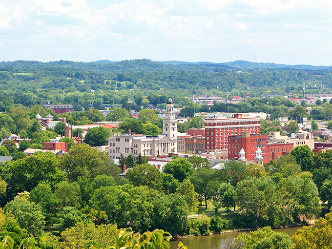 Step into a Norman Rockwell painting come to life! Marietta's charming streets, adorned with vibrant flowers and historic buildings, invite you to slow down and savor small-town America.