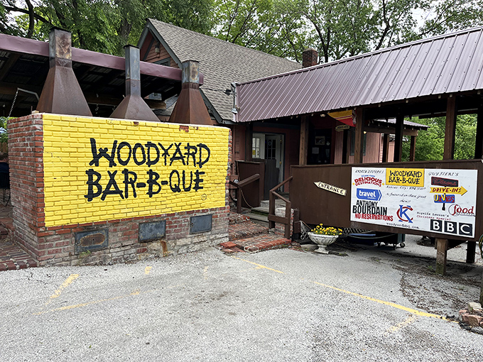 Welcome to BBQ paradise! Woodyard Bar-B-Que's sunny yellow facade is like a beacon of hope for hungry souls.