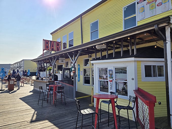 Sunshine yellow and ocean views? The Porthole's exterior is like a warm Maine hug, inviting you to dive into seafood paradise.