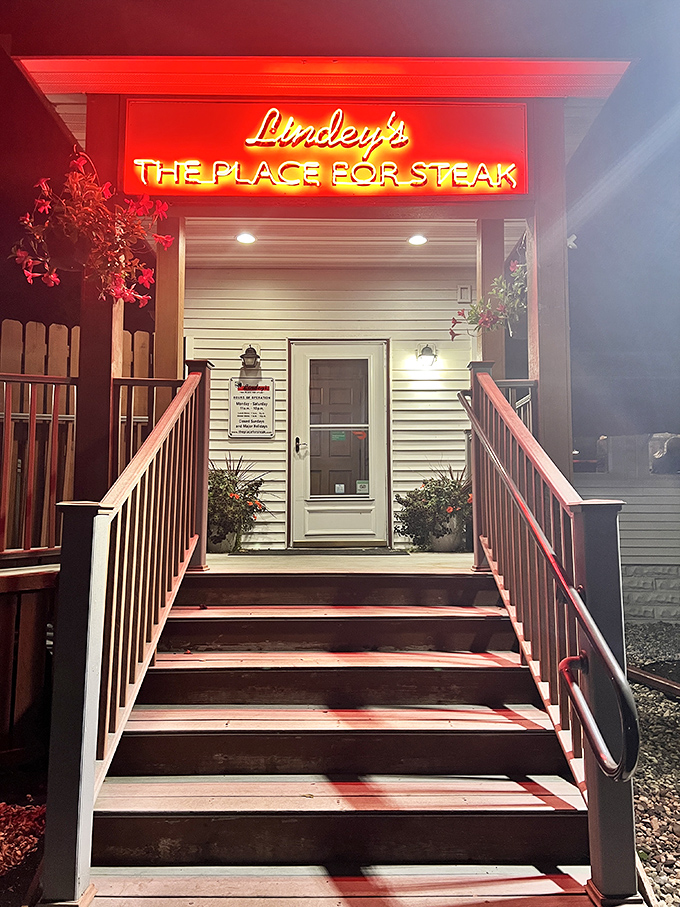 Welcome to steak paradise! Lindey's rustic charm invites you in like a warm hug, promising meaty delights that'll make your taste buds do a happy dance.