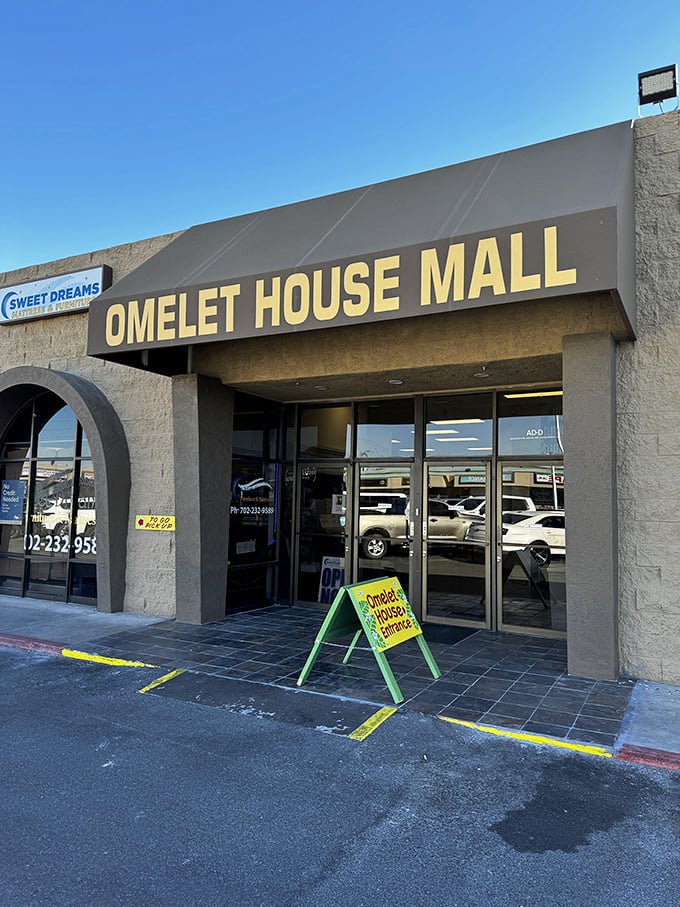 Welcome to egg paradise! The Omelet House Mall beckons with its no-frills charm, promising a feast that'll make your taste buds do a happy dance. 