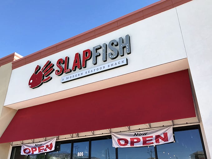 Who needs a lighthouse when you've got Slapfish's beacon of seafood salvation? This modern shack is luring in landlocked desert dwellers with the promise of ocean-fresh delights.