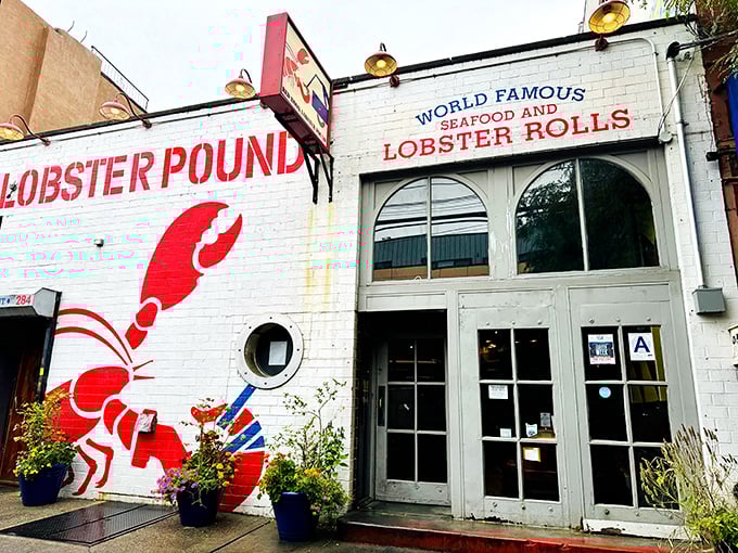 A lobster's paradise awaits! This eye-catching facade is like a siren call to seafood lovers everywhere.