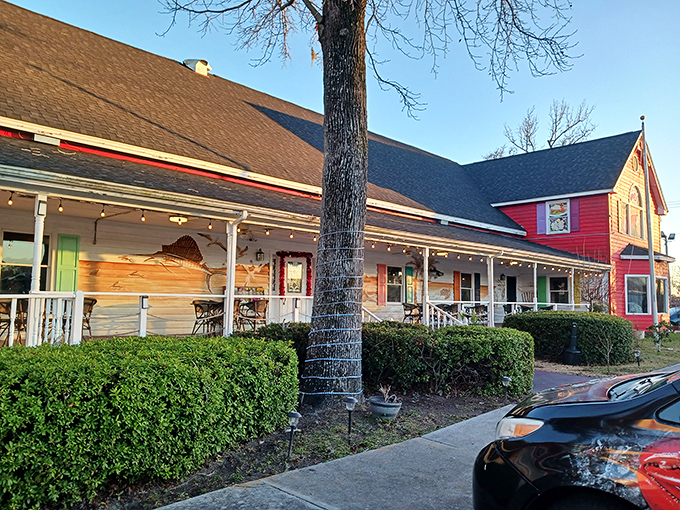 A slice of Americana with a seafood twist! This charming red house isn't grandma's place&mdash;it's a lobster lover's paradise in Myrtle Beach.