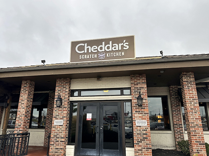 The brick facade of Cheddar's Scratch Kitchen welcomes hungry visitors with a promise of comfort food that's worth every calorie.