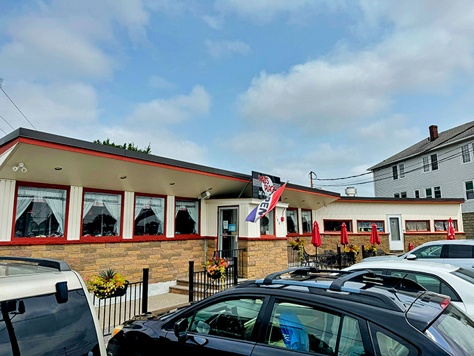 Step back in time! Pazi's Place beckons with its retro charm, promising a feast for both your eyes and taste buds. Who needs a DeLorean when you've got this time machine?