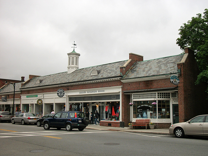 Concord's Main Street: Where history meets modernity in a charming dance. Imagine Paul Revere riding through, stopping for a latte and some Instagram-worthy shots.