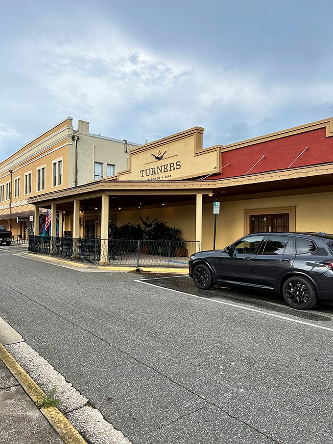 Stars and stripes forever! Turner's exterior promises a slice of Americana with a side of culinary adventure.