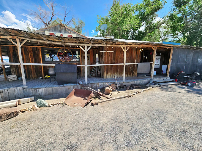 Welcome to the Wild West of burgers! Middlegate Station's weathered exterior promises a taste of Nevada's rustic charm.