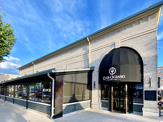 A seafood oasis in the heart of Ohio? Club Oceano's unassuming exterior hides a treasure trove of oceanic delights waiting to be discovered.