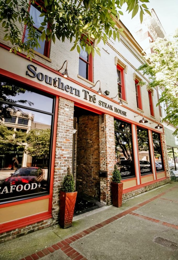 A brick-and-mortar invitation to carnivorous bliss! Southern Tr&eacute;'s facade promises a steak experience that'll make your taste buds do a happy dance.