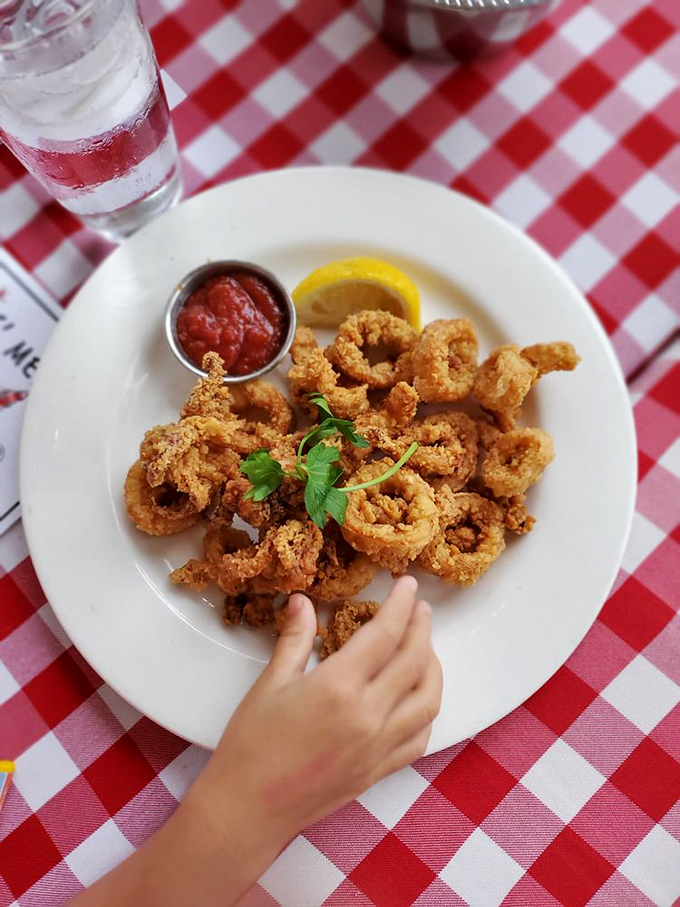 Calamari so crispy, it could give potato chips a run for their money. These golden rings of deliciousness are like edible treasure from Davy Jones' locker.