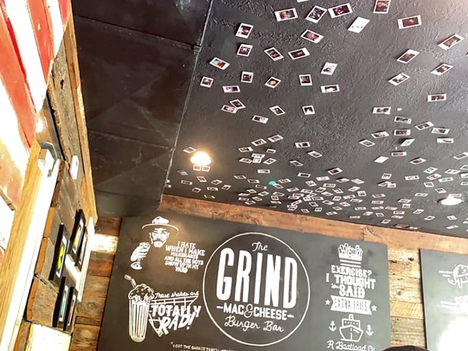 Look up! The ceiling's constellation of photos creates a "starry night" of dining memories&mdash;Van Gogh would've eaten here regularly.