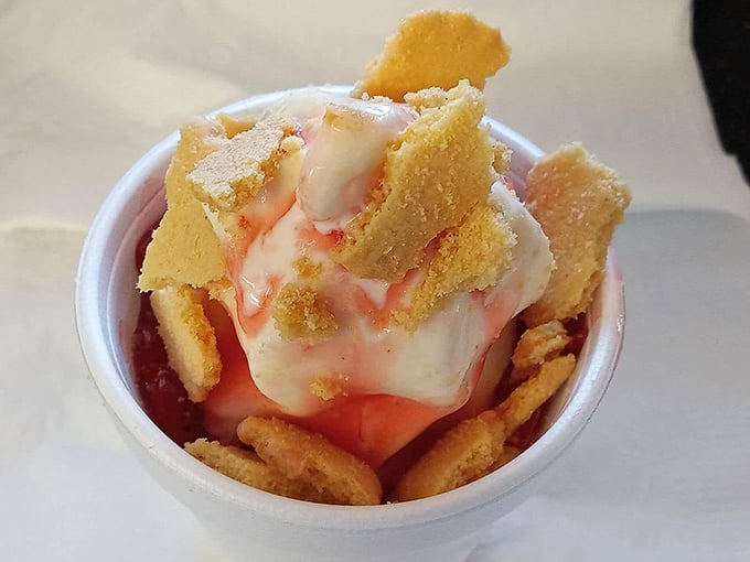 This sundae doesn't just satisfy a sweet tooth&mdash;it throws a party for it. Those cookie pieces are the VIP guests.