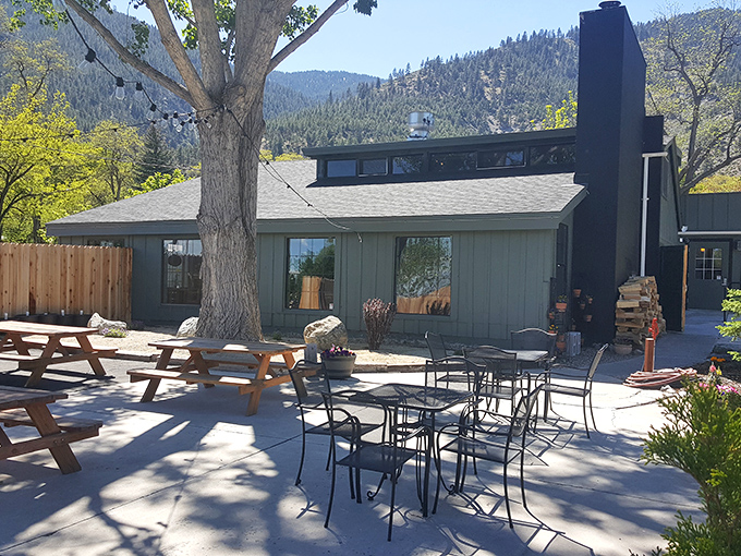 Cottonwood Cottage: The perfect blend of cozy and quaint. It's like a warm cup of cocoa on a crisp Nevada morning.