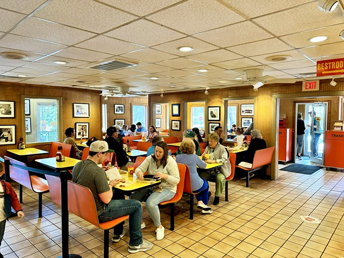 Where strangers become friends! Pierce's dining room is buzzing with the happy chatter of folks united by their love of great 'cue.