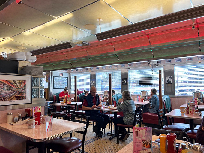 Booth buddies! At Rosie's, every meal feels like a reunion, even if you're just meeting your fellow diners for the first time.