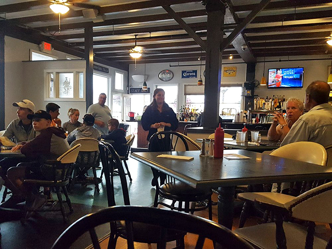 Where locals and tourists unite over the universal language of "Mmm." Food so good, it creates its own community.