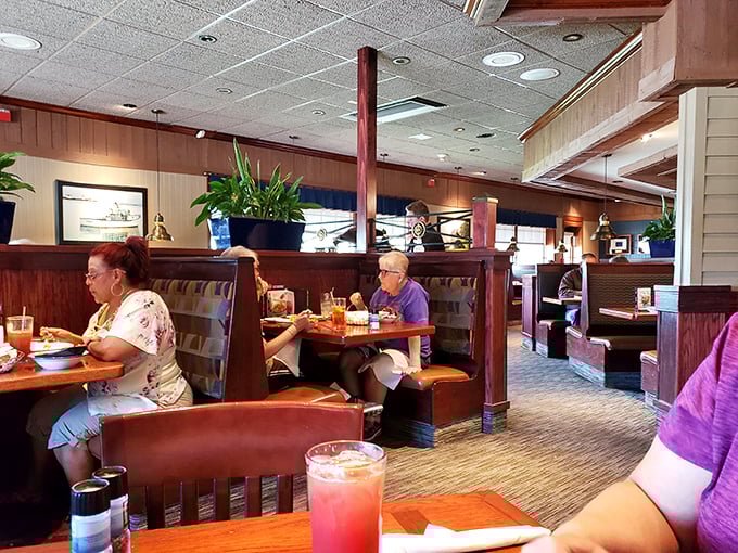 Happy diners, happy times. It's like a reunion of the cast of "Cheers," but with more bibs and butter.
