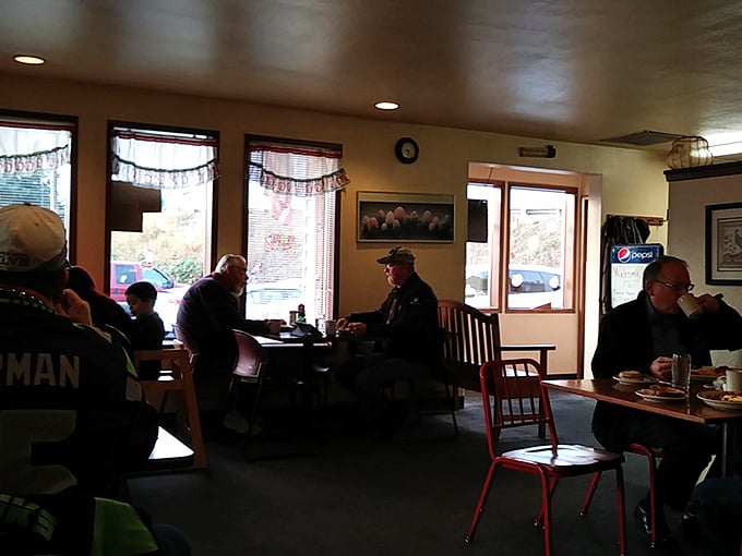 The breakfast club, Mount Vernon edition. These diners know the secret handshake &ndash; it involves syrup and a knowing nod.