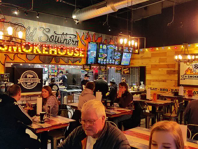 Happy diners, full bellies. It's like watching a real-life "after" photo of a BBQ makeover show.