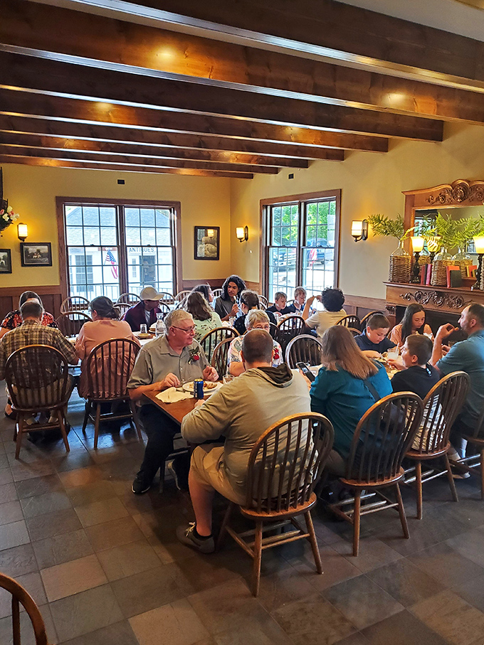 A snapshot of small-town America at its finest. Here, strangers become friends over forkfuls of fantastic fare.