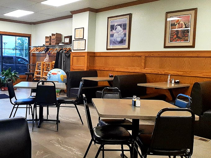 Pull up a chair and stay awhile. In this dining area, strangers become friends, and friends become family &ndash; all over a slice of pie.