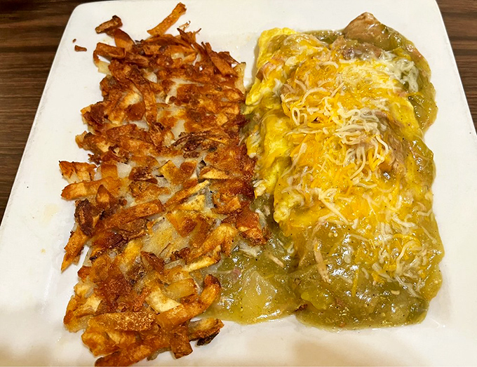 Green chili omelet: where breakfast meets the Wild West! It's an egg-cellent way to start your day with a kick.