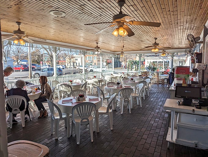 Al fresco feast! This outdoor dining area is perfect for people-watching and pie-inhaling on a sunny day.