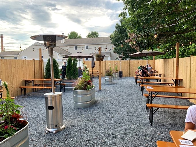 Alfresco dining never looked so good! Chomp's beer garden is an oasis of outdoor eating, where string lights and good vibes are always on the menu.