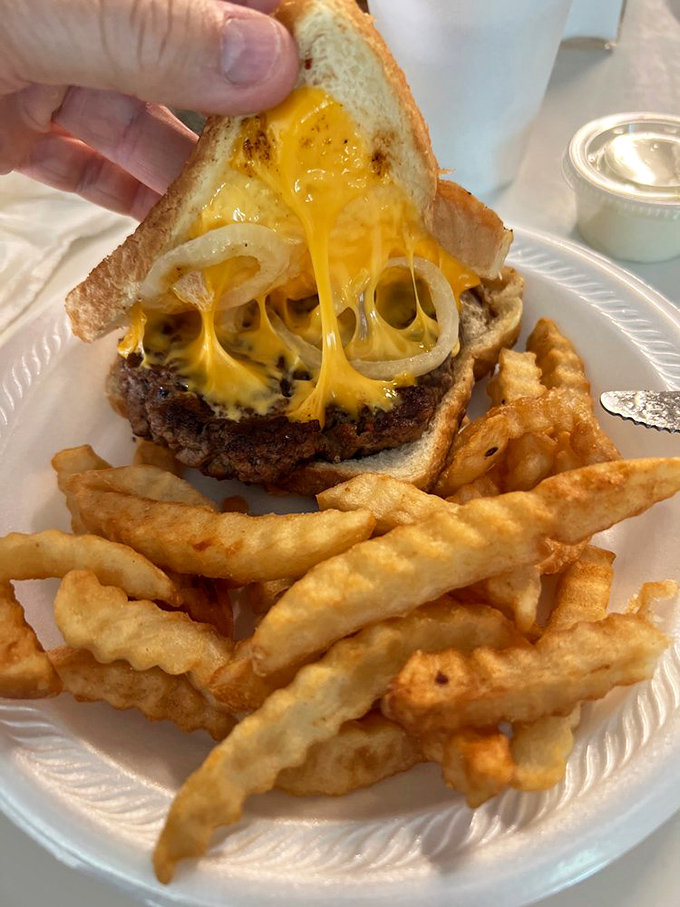 The sandwich says it all&mdash;you're not just a customer, you're part of the Advada's family. That patty is practically waving hello.