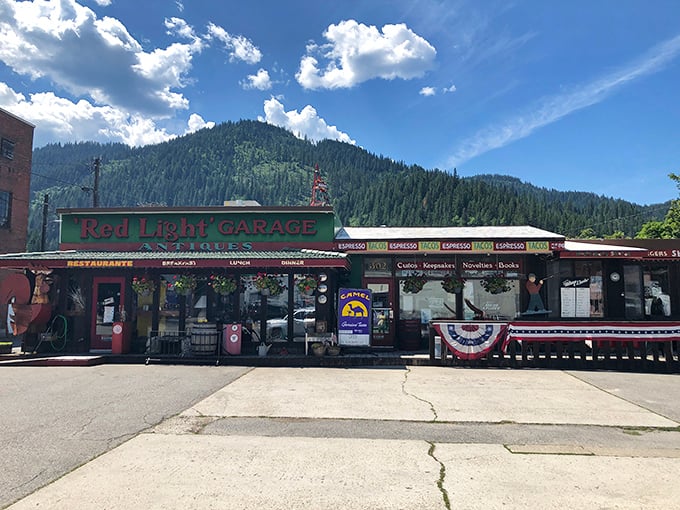 Red Light Garage: Where nostalgia gets served up with a side of quirky charm and a cherry on top.