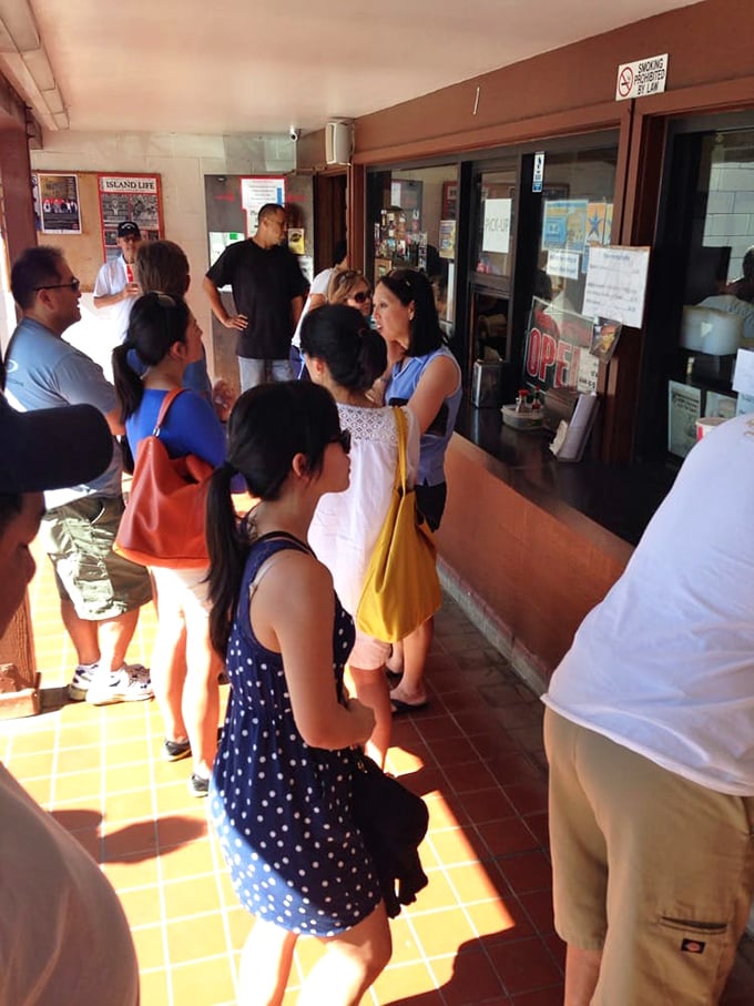 The line-up of flavor seekers! These folks know good eats are worth the wait &ndash; it's like queueing for Hamilton, but tastier.