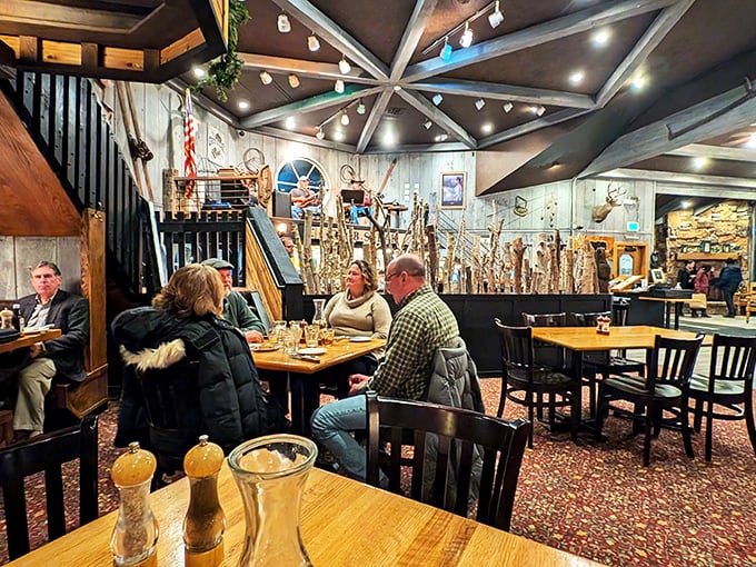 Happy diners basking in the glow of good food and great company. This is what "dinner and a show" looks like in Park City.